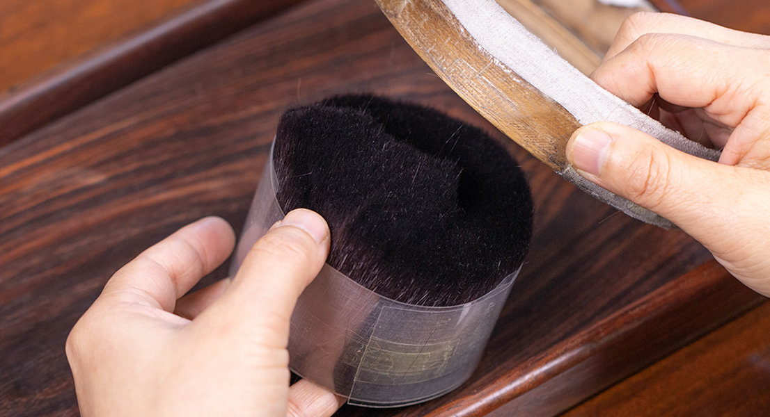 Crafting Excellence: Explore Artisan and Custom Makeup Brushes