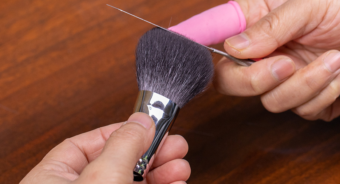 Crafting Excellence: Explore Artisan and Custom Makeup Brushes